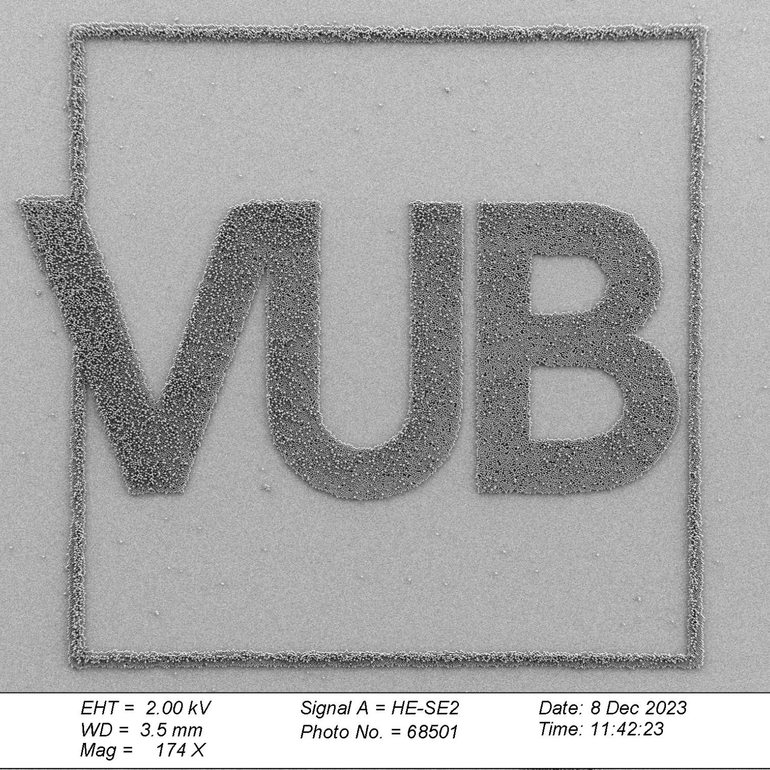 VUB researchers assemble patterns of micro- and